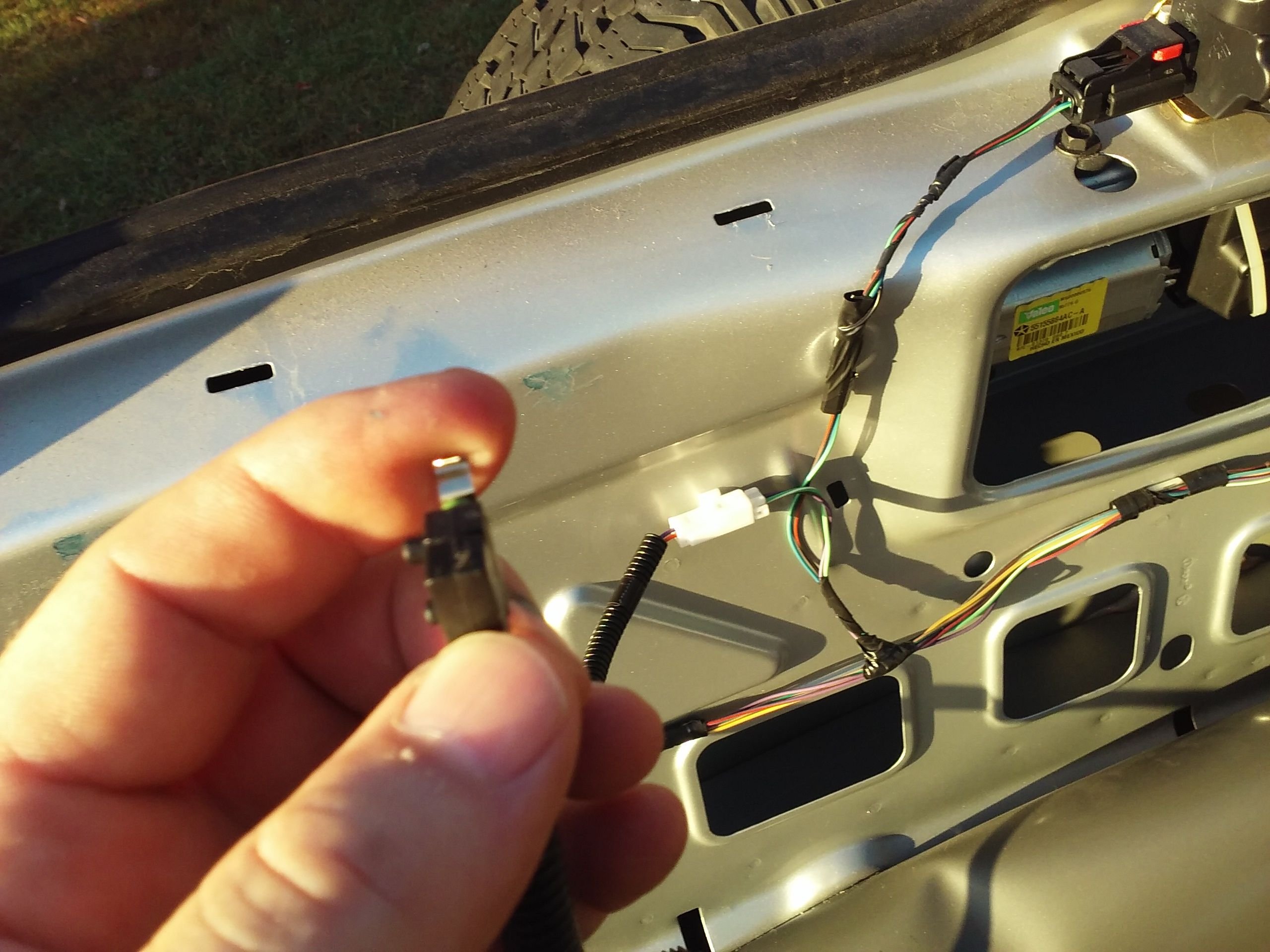 Jeep Liberty Rear Window Doesn't Pop When You Open The Gate -- How To ...