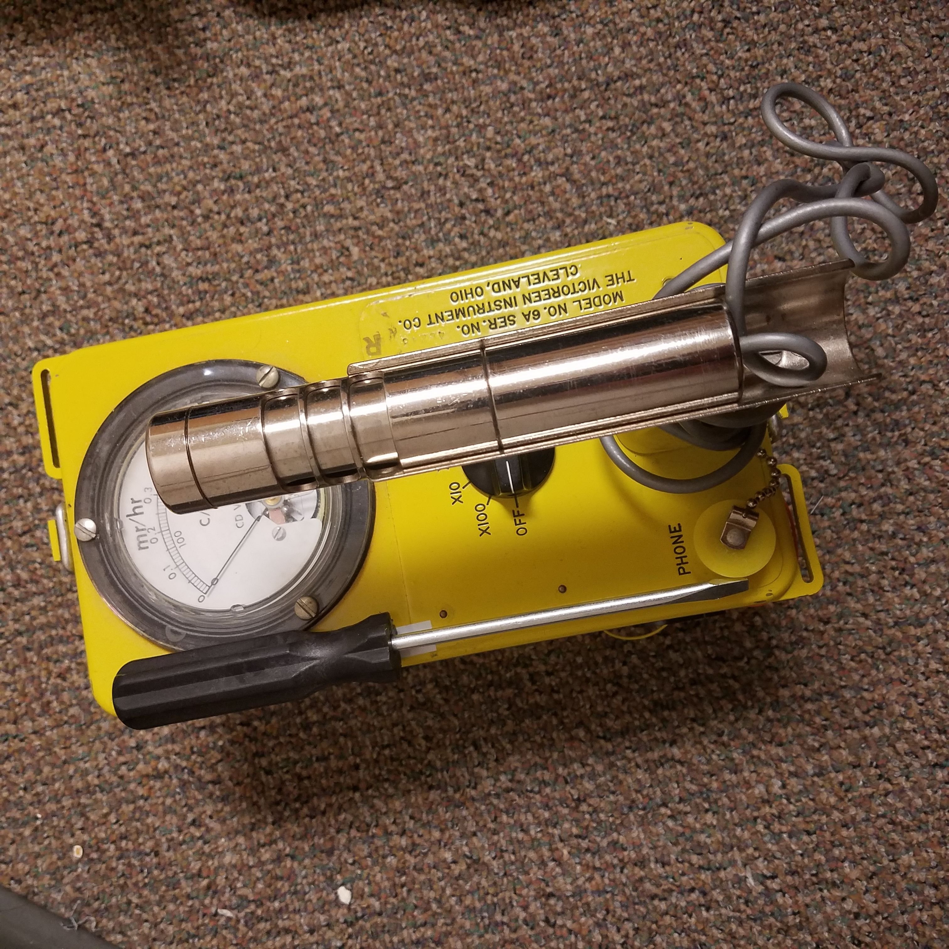 What's inside a 1960s American Civil Defense Geiger Counter — Steemit