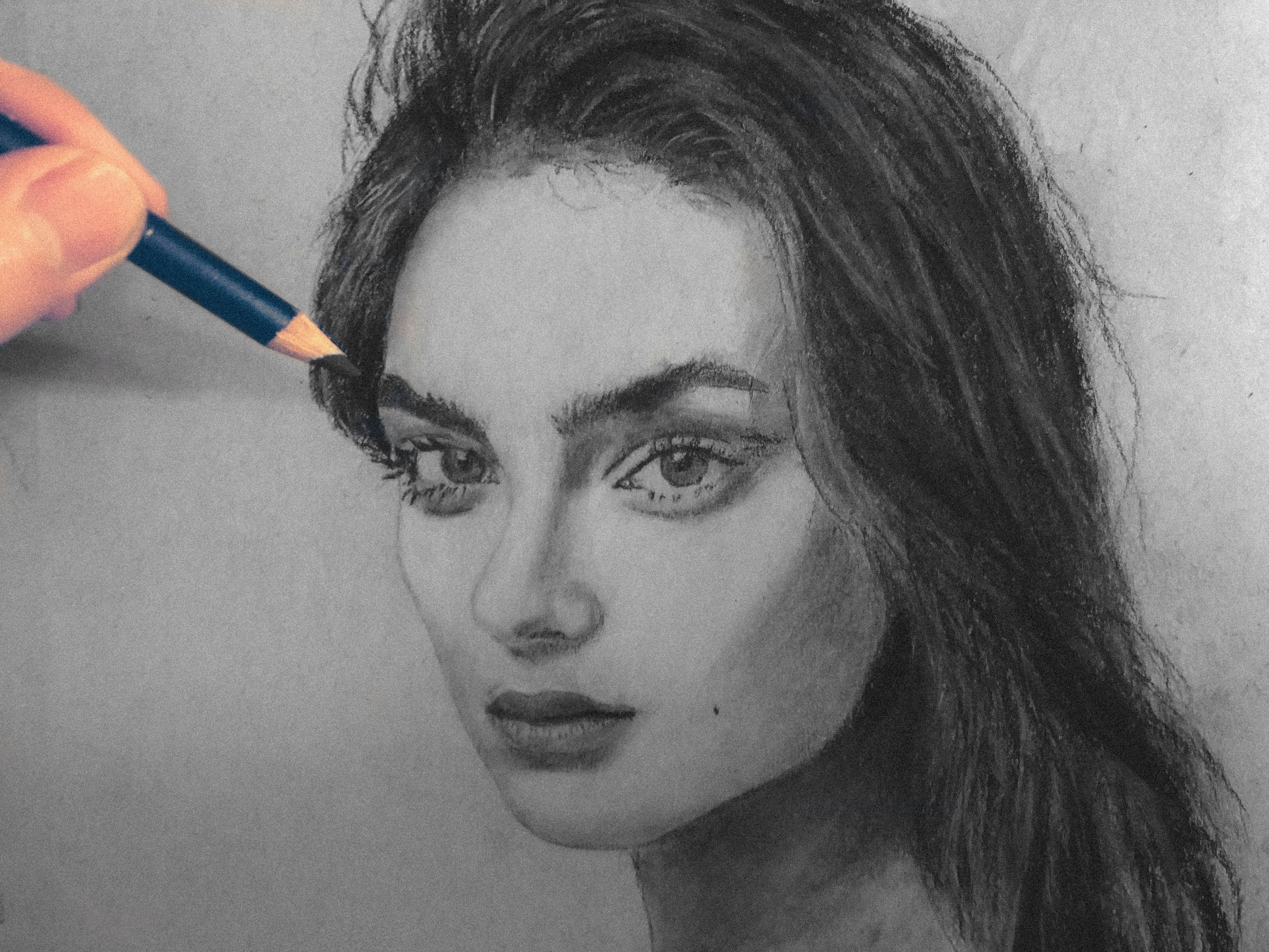 how to draw a realistic face of a woman