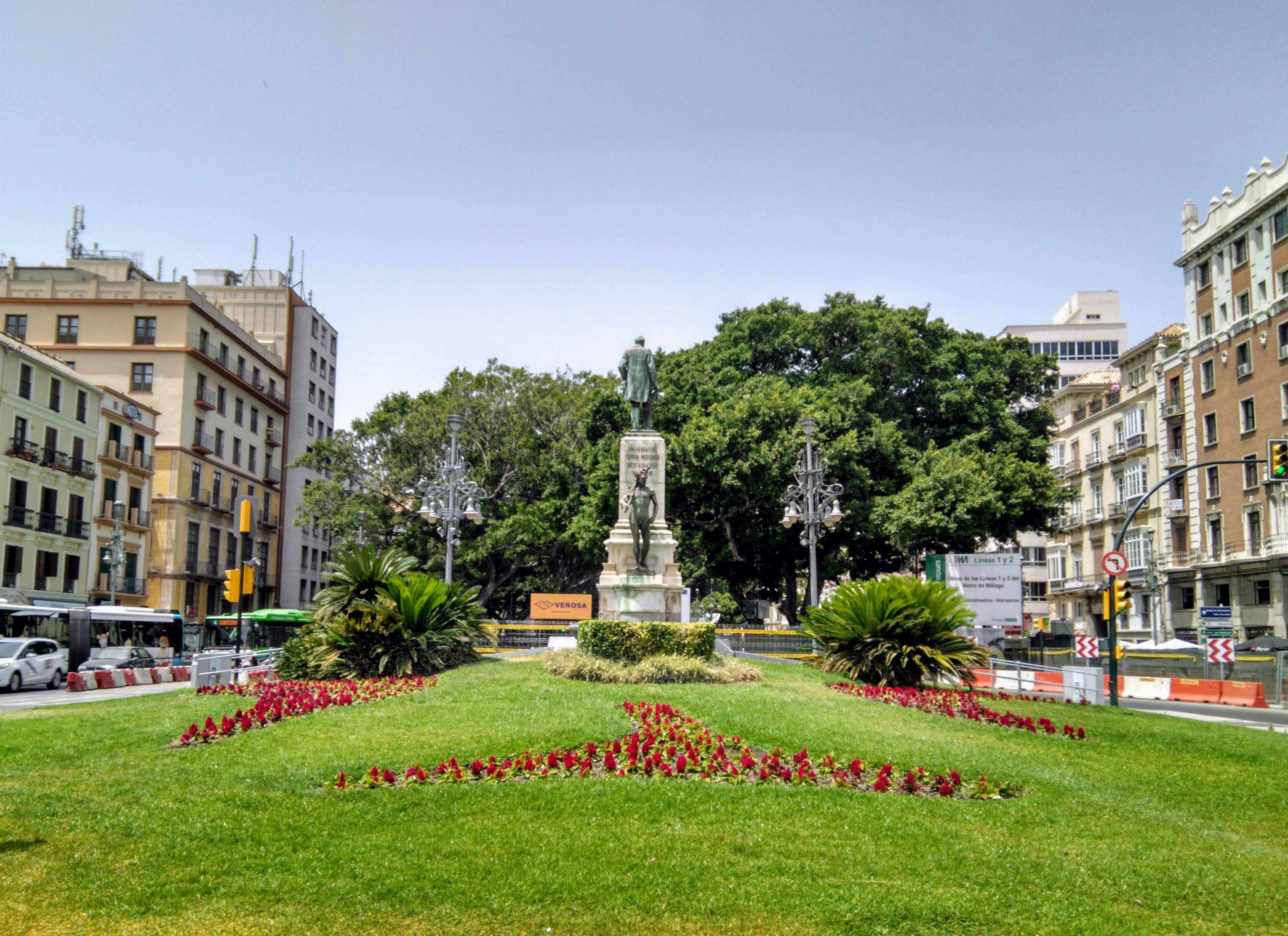 Fotografia trasera del Monumento al Marqués de Larios de Málaga