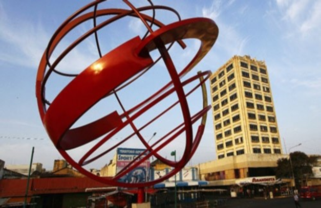 VICTOR VALERA Y SUS ESCULTURAS EN HIERRO.