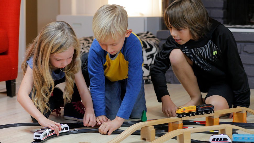 Intelino J-1 - A Smart Train with App Control Teaches Kids Coding ...