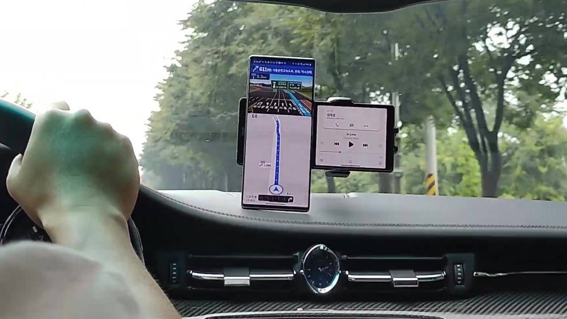 LG Wing 5G - World’s First Swivel Smartphone With No Notch & Gimbal ...