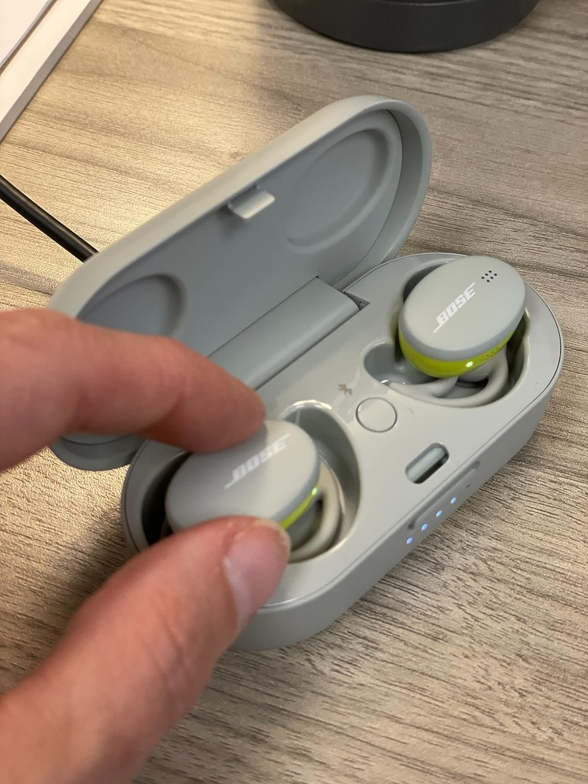 The running earbuds:Bose sport earbuds review