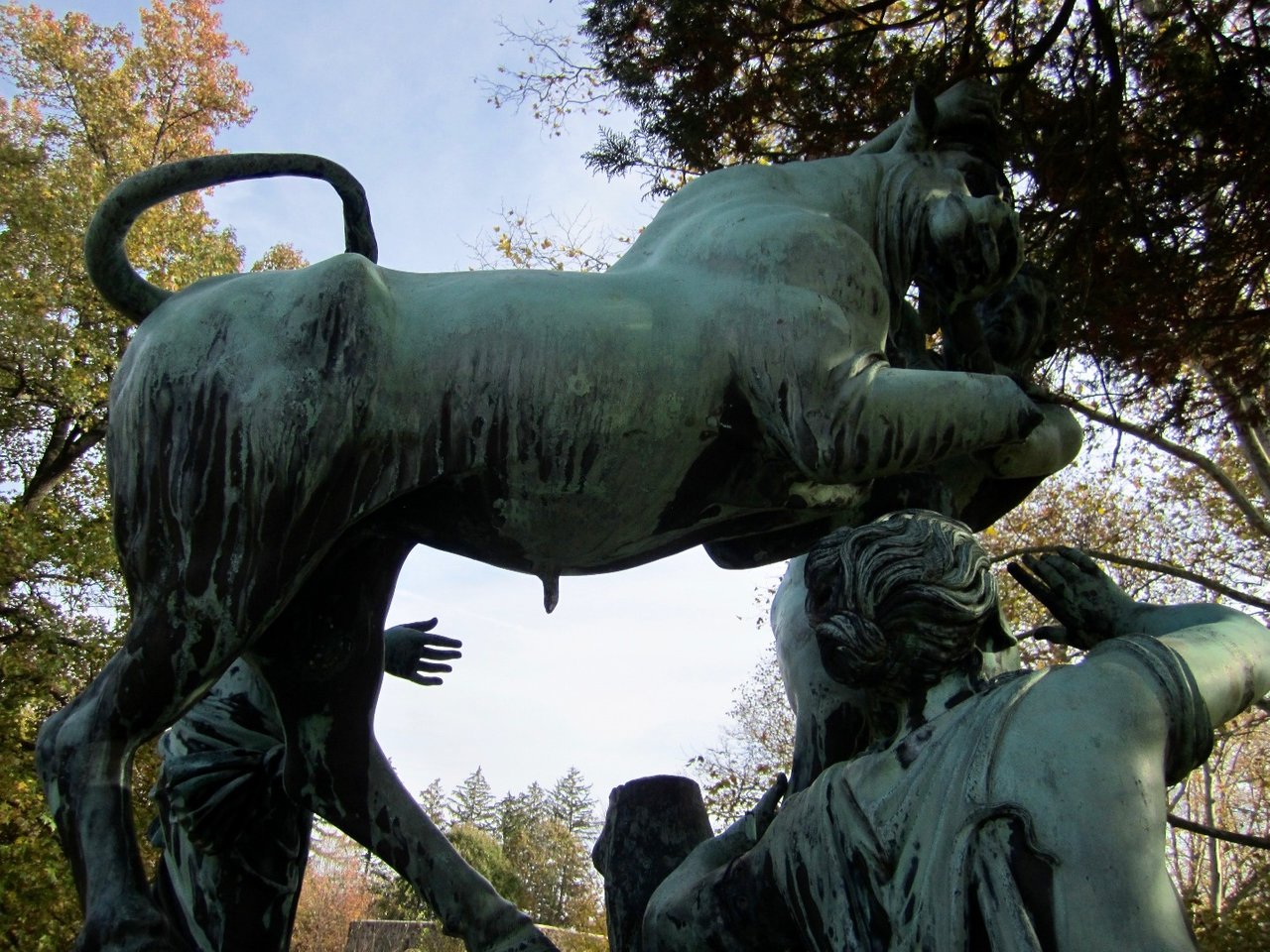 Duke Farms #3 - The 110-Year-Old Bronze Farnese Bull — Steemit