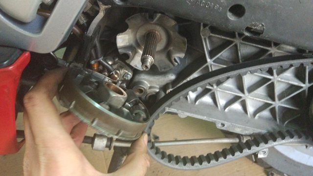 Tutorial: How to change Scooter variator - Scooter tuning - powered by ...