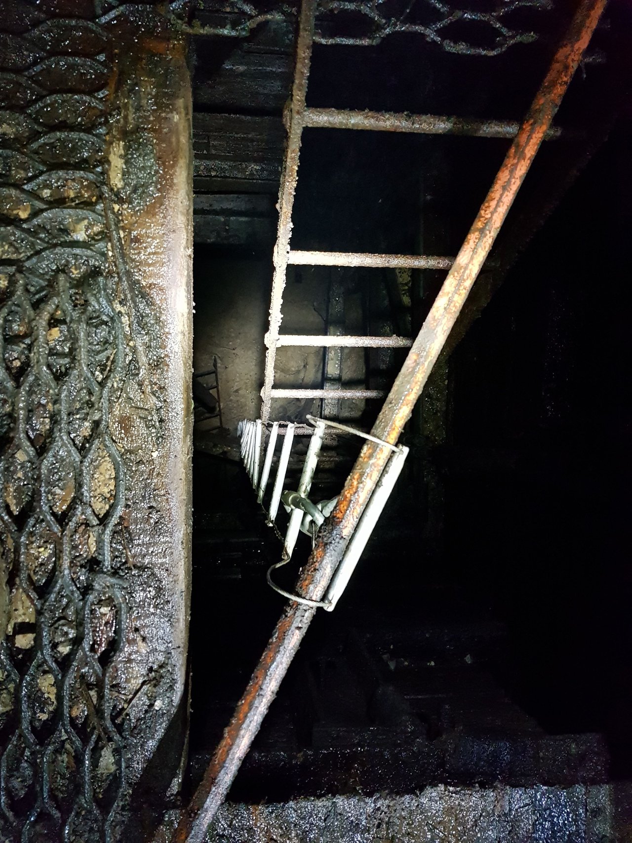 A trip into the dark damp depths of Watersaw Mine, Derbyshire. — Steemit