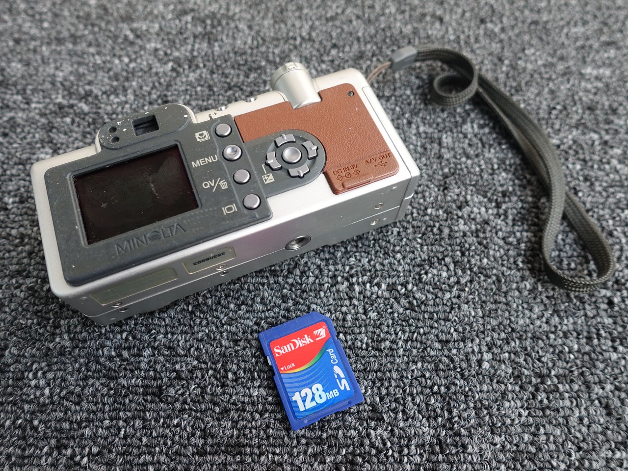 추억의 디지털 카메라 : 미놀타 F200 — Steemit