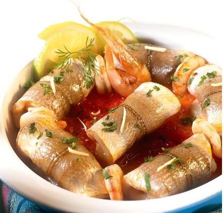 Preparation of fish (pajo) with green olives