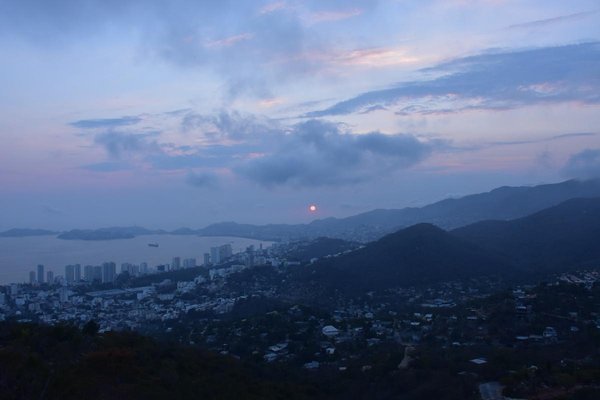 Acapulco Sunsets: Still on the Mountain
