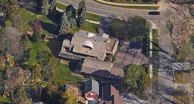 Warren Buffett House