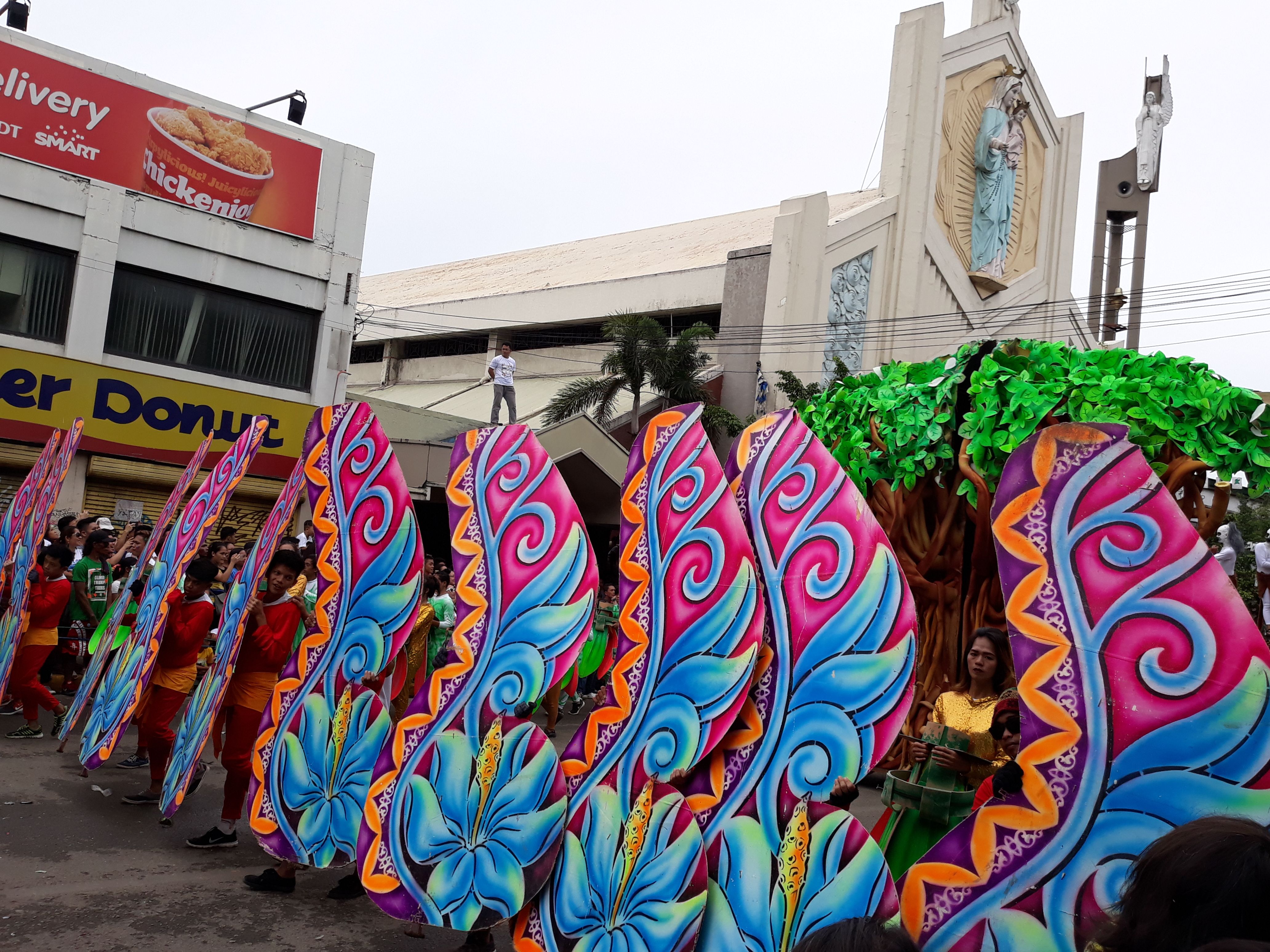 Colorful Costumes of Sinulog Contingents — Steemit