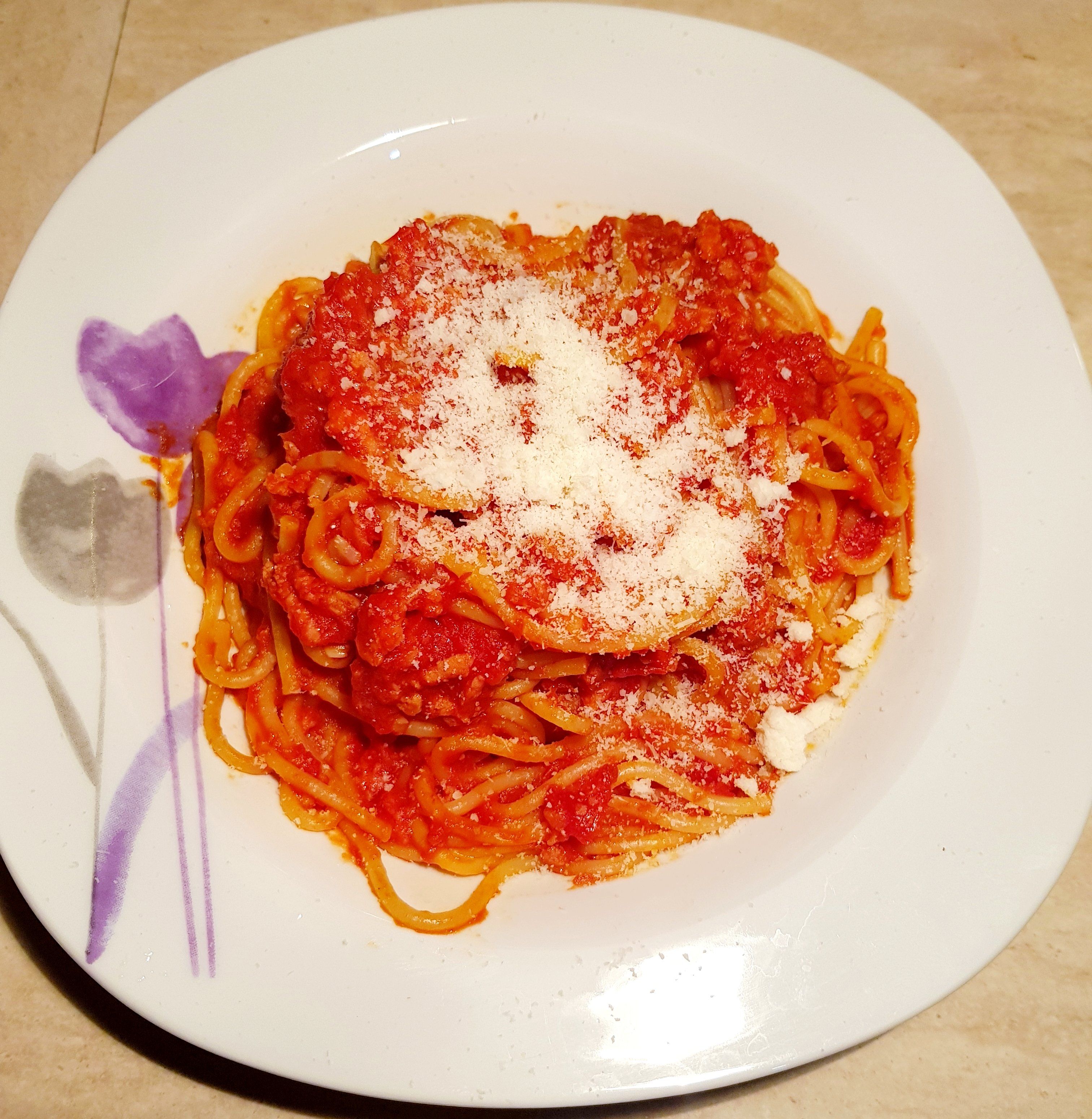 [ITA-ENG] SPAGHETTI AL RAGÙ DI WURSTEL - SPAGHETTI WITH RAGU OF VIENNA ...
