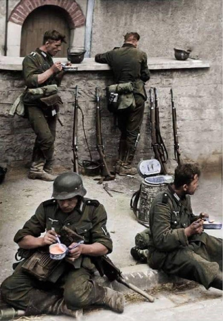 2차 세계대전 독일군 식사 배달병 (WW2 German Army Hot Food Carriers Soldiers) — Steemit